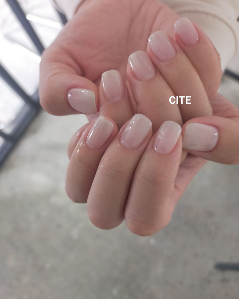 HANDジェル★カラーグラデーション／フレンチネイル-cite nail(シテネイル)