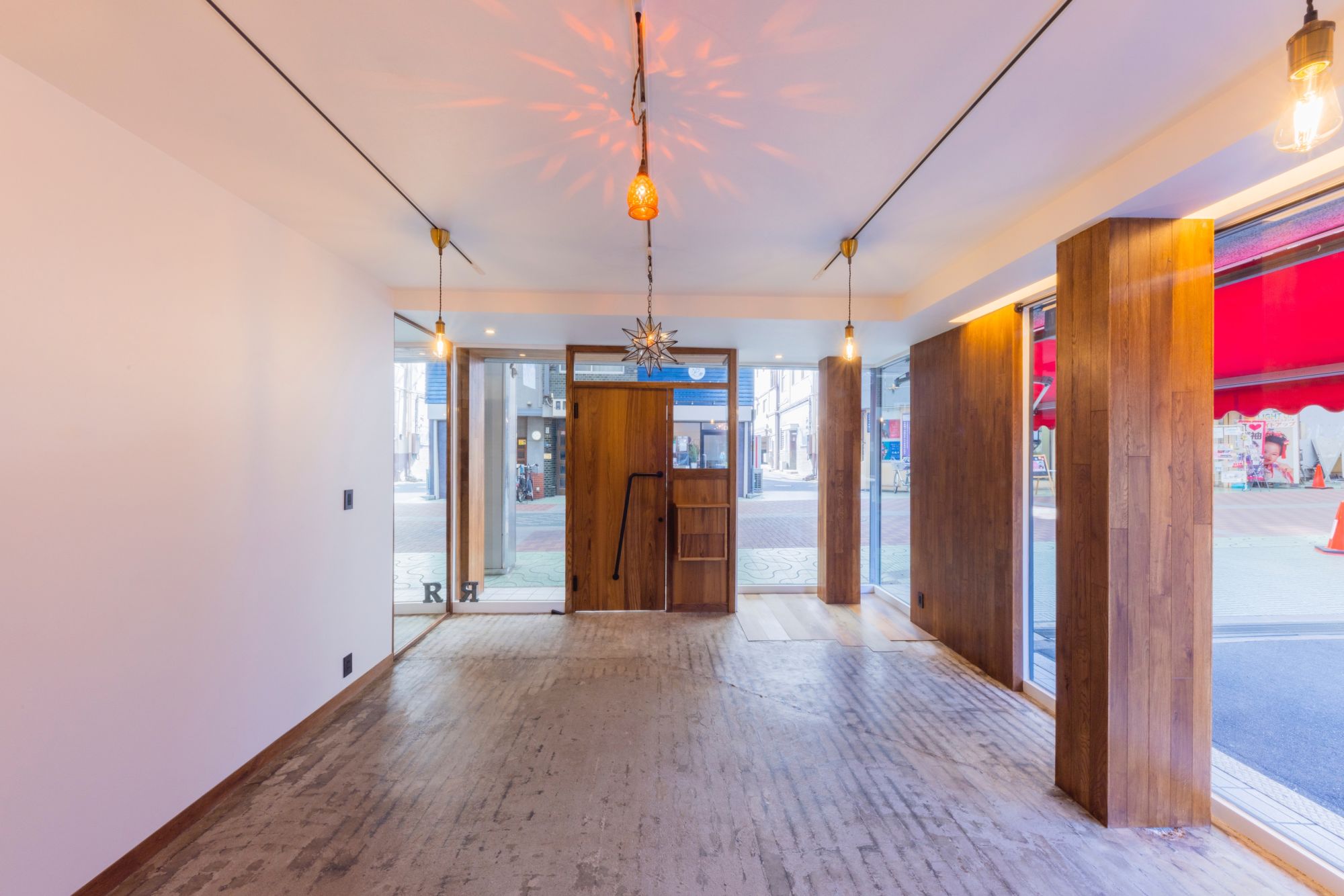 room R 予約サイト